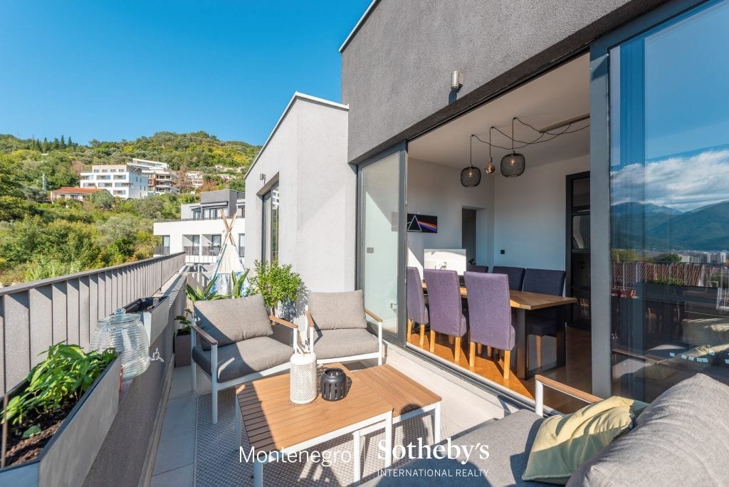 Donja Lastva 2-Bedroom Apartment with Cool Sea Views