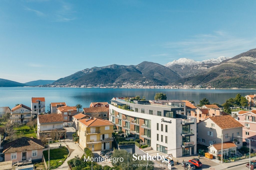 Donja Lastva 1-Bedroom – Coastal Apartment with Garage